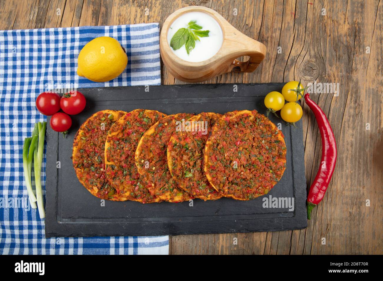 Turkish mini pizza Lahmacun,mini lahmacun. Turkish name; findik ...