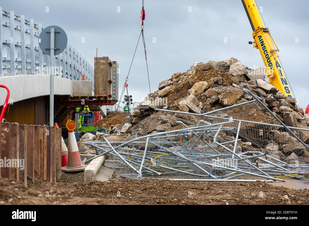 Slough, UK. The M4 between Junction 5 (Langley) and Junction 7 (Slough ...