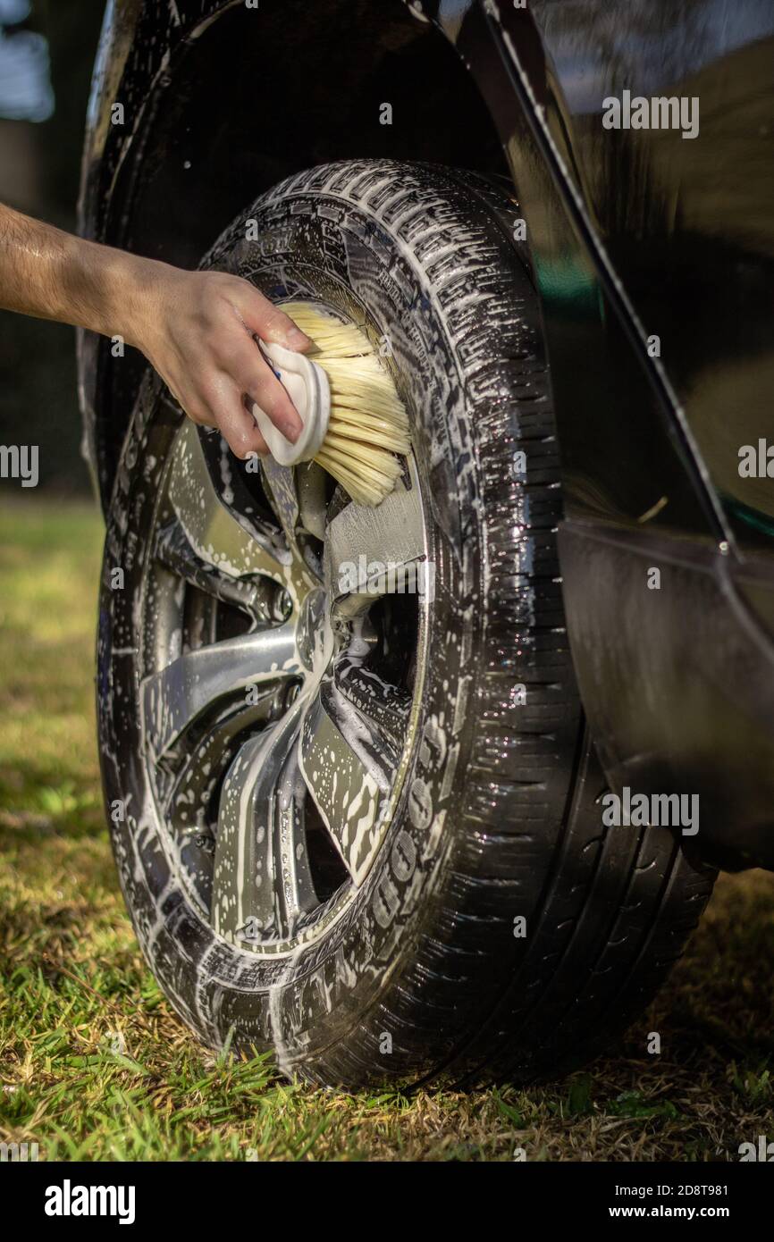 Car wash wheel hi-res stock photography and images - Alamy
