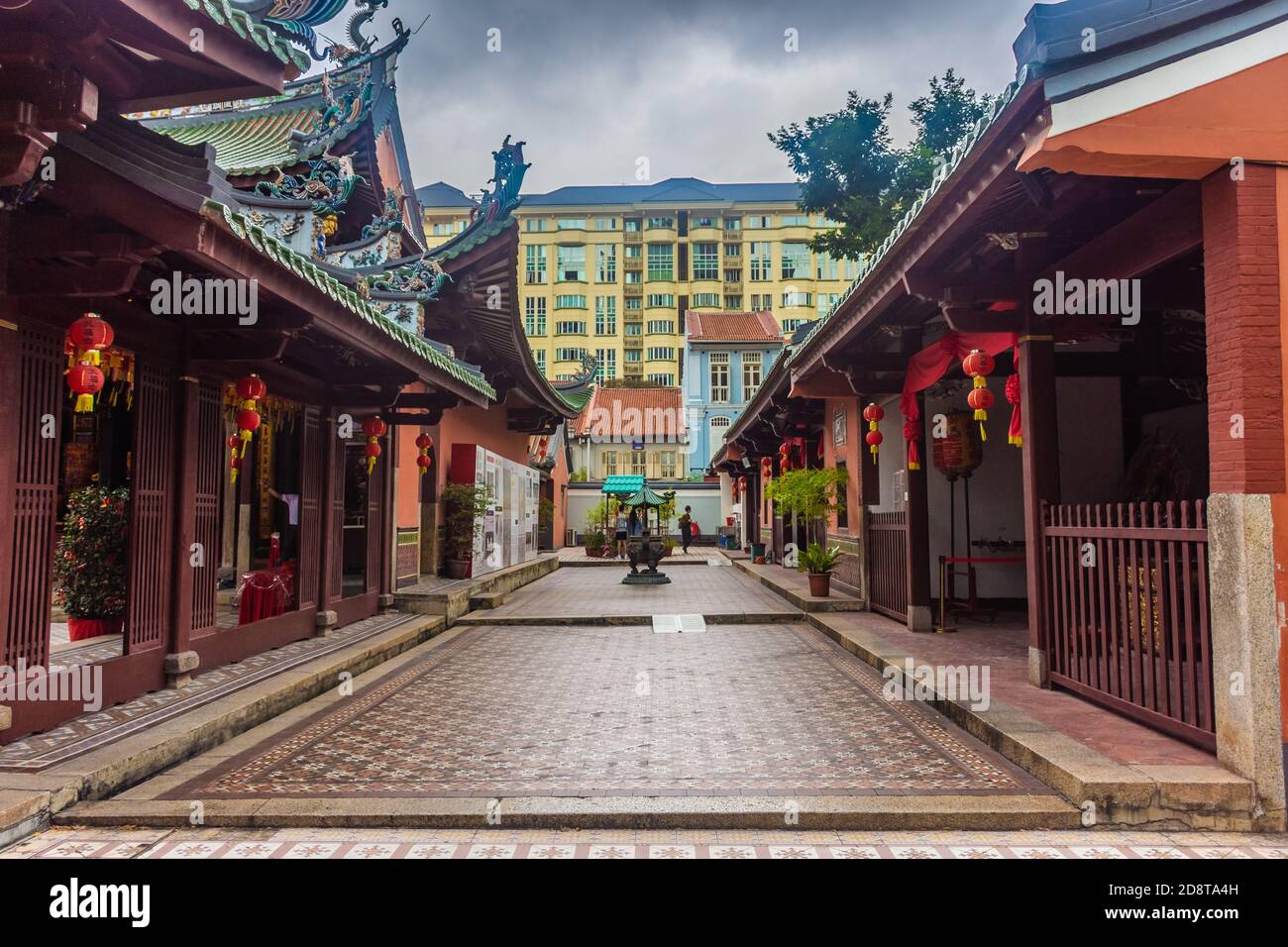 SINGAPORE, 2 OCTOBER 2019: Chinese temple in chinatown district Stock ...