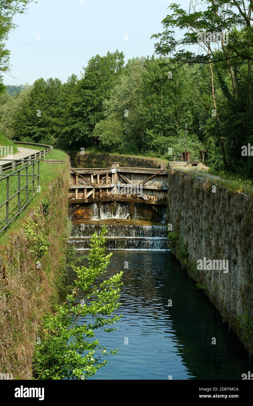 Paderno d'adda hi-res stock photography and images - Alamy