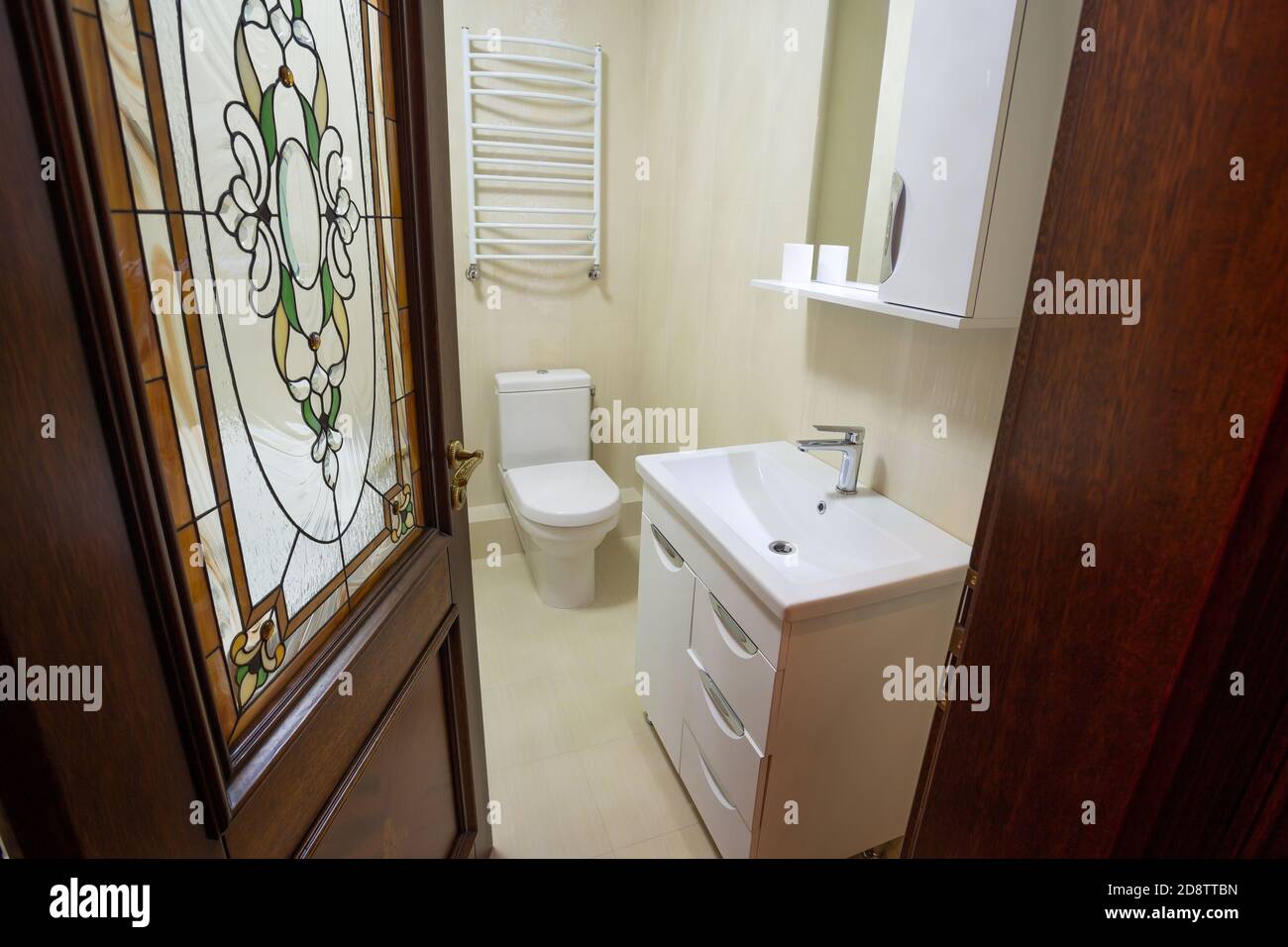 Modern bathroom with jacuzzi bath Stock Photo - Alamy