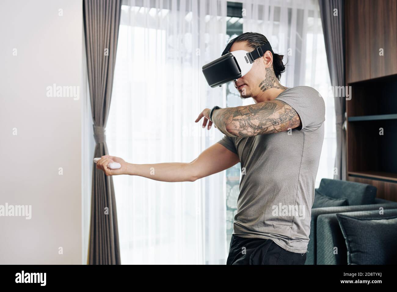 Video game testing hi-res stock photography and images - Alamy