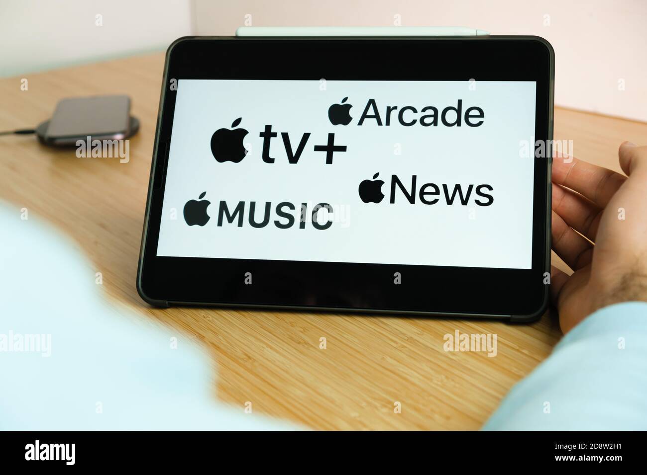 Apple arcade logo hi-res stock photography and images - Alamy