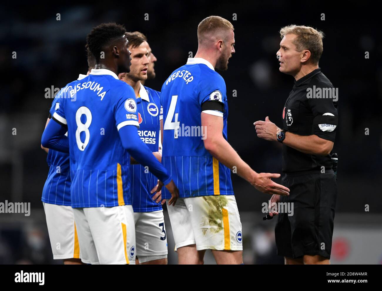 Referee graham scott after hi-res stock photography and images - Alamy