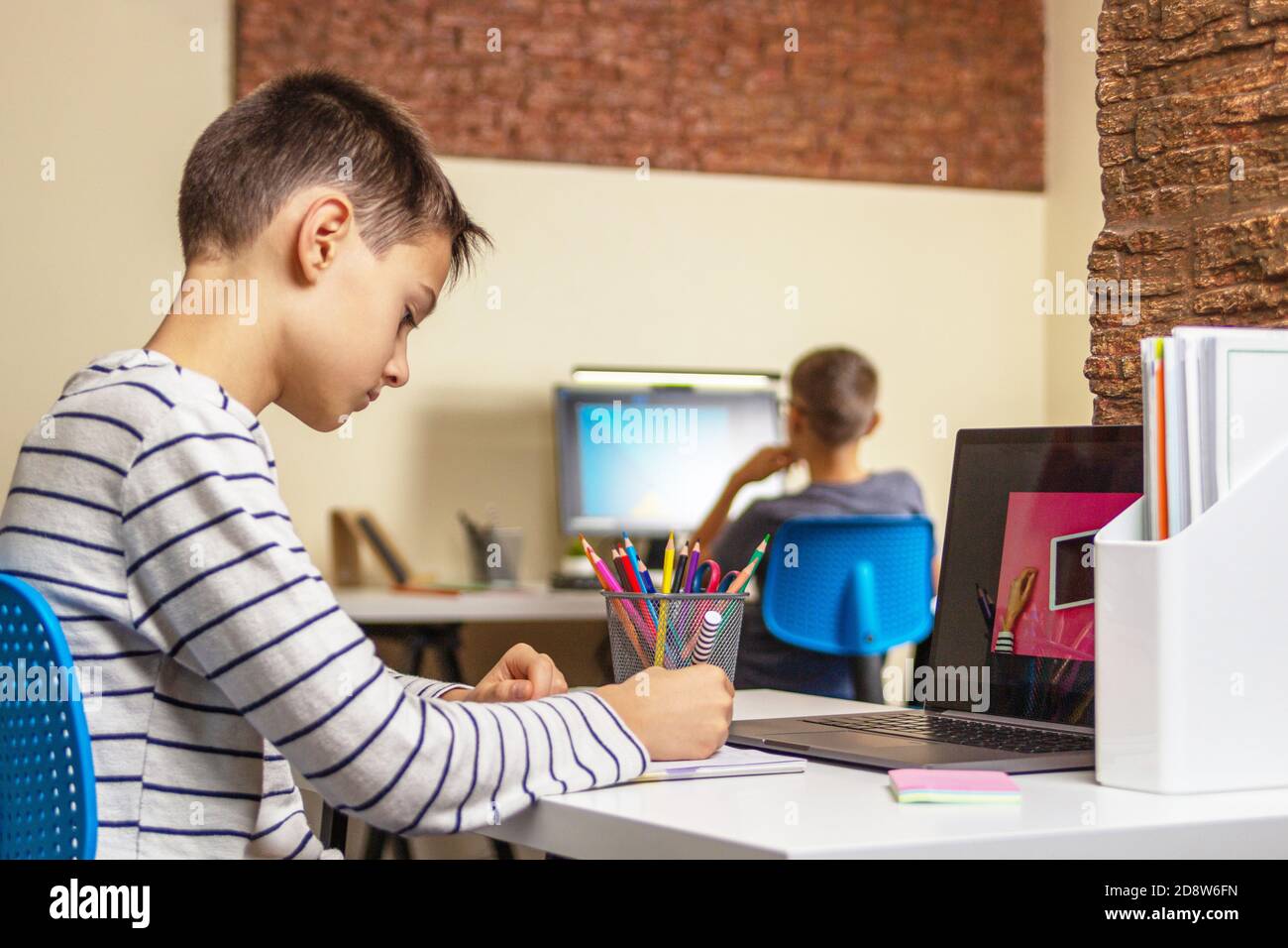 Children remote education hi-res stock photography and images - Alamy