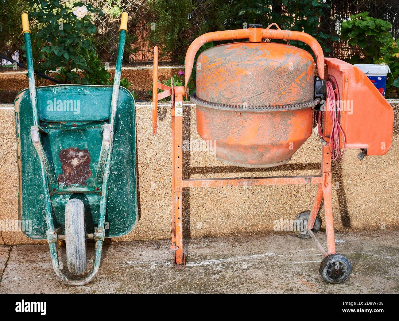 Construction mixing gravel cement concrete hi-res stock photography and ...