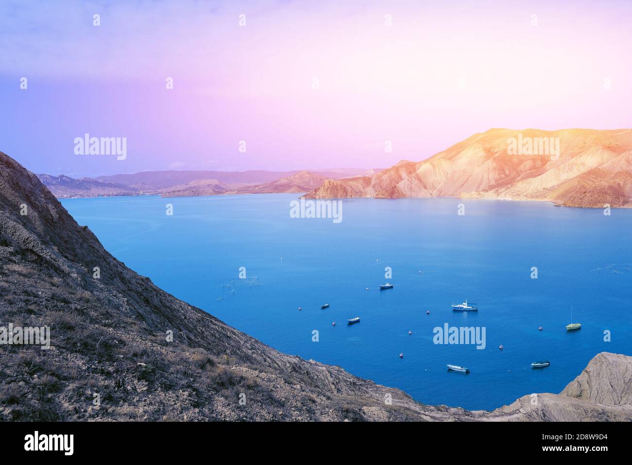 Haze over sea hi-res stock photography and images - Alamy