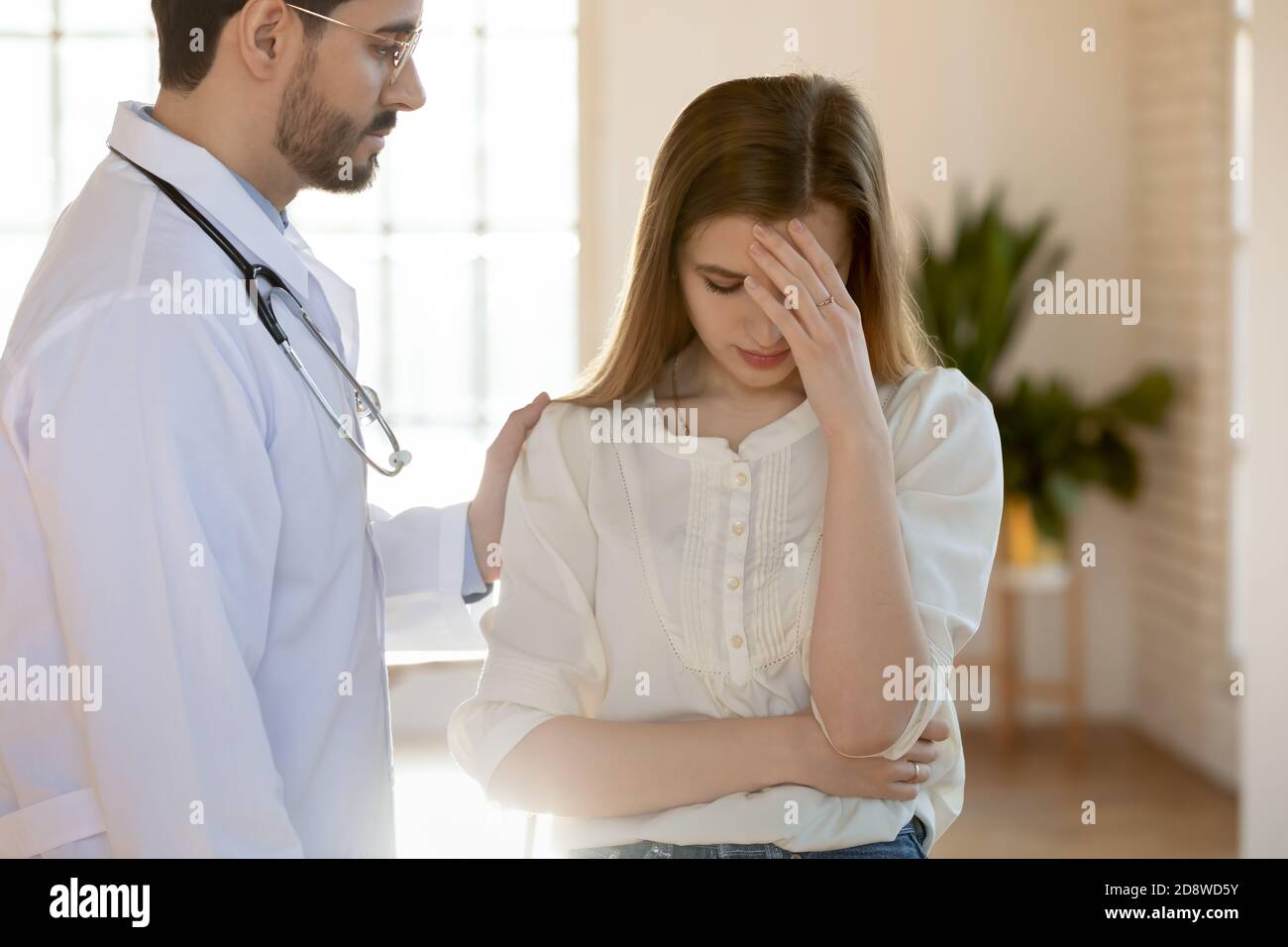 Crying woman hospital hi-res stock photography and images - Alamy