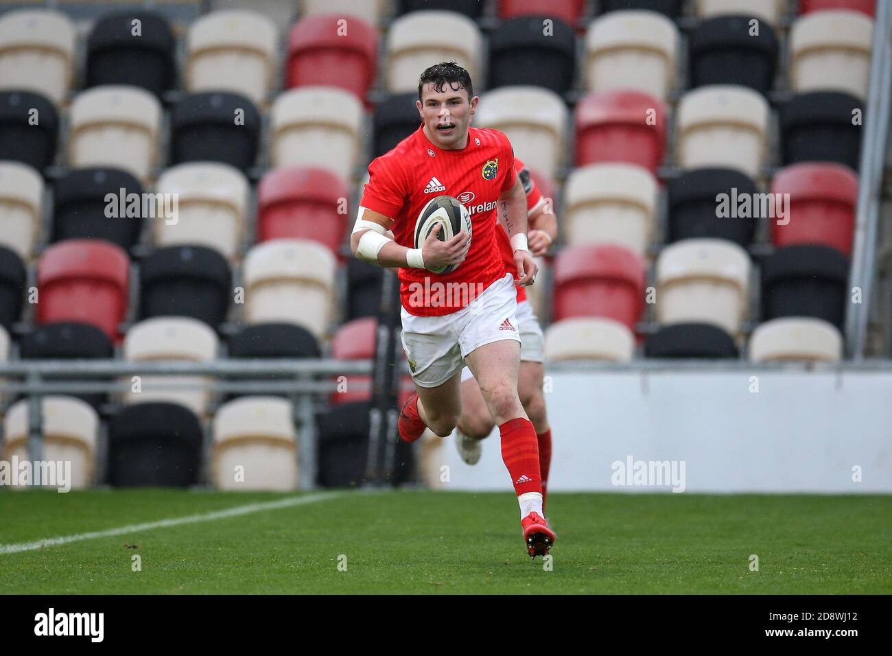Newport, UK. 01st Nov, 2020. Calvin Nash of Munster runs in to score ...