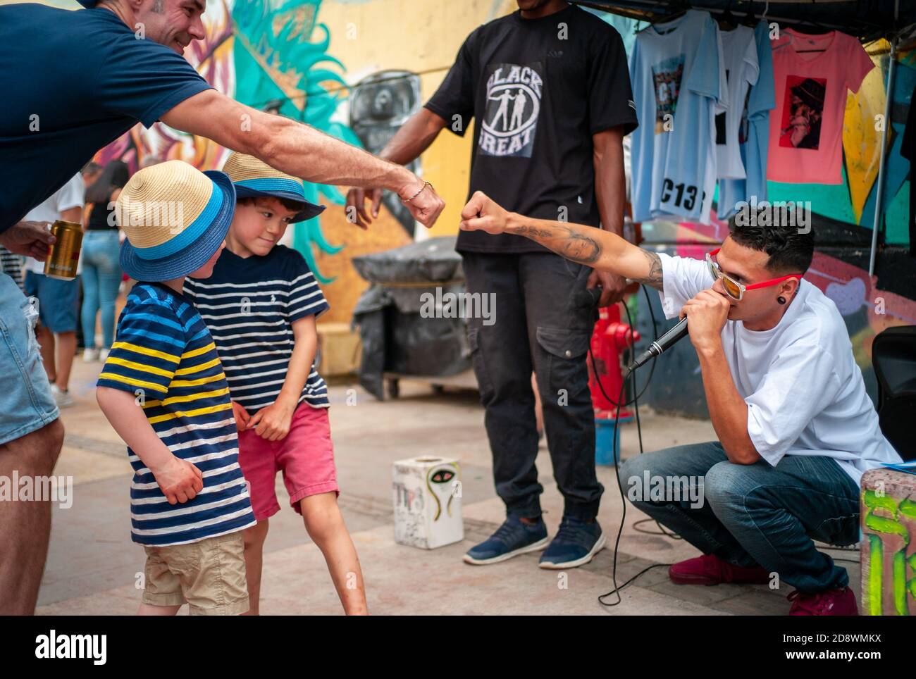 Rapper singing street hi-res stock photography and images - Alamy