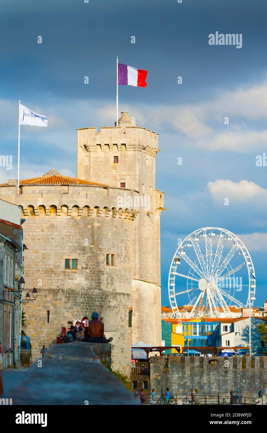 Vieux murs de fortification hi-res stock photography and images - Alamy