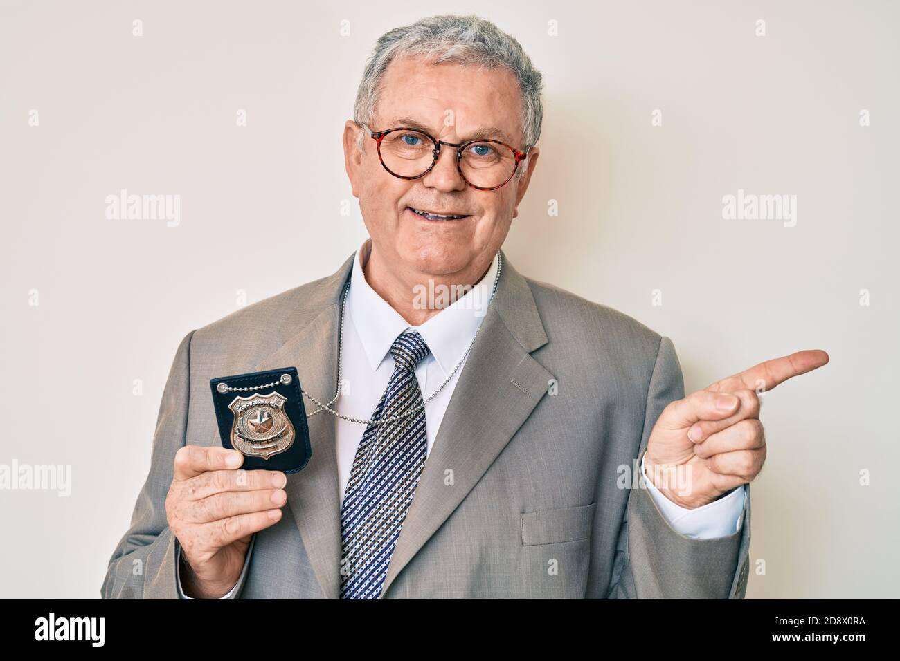 Police detective showing badge hi-res stock photography and images - Alamy