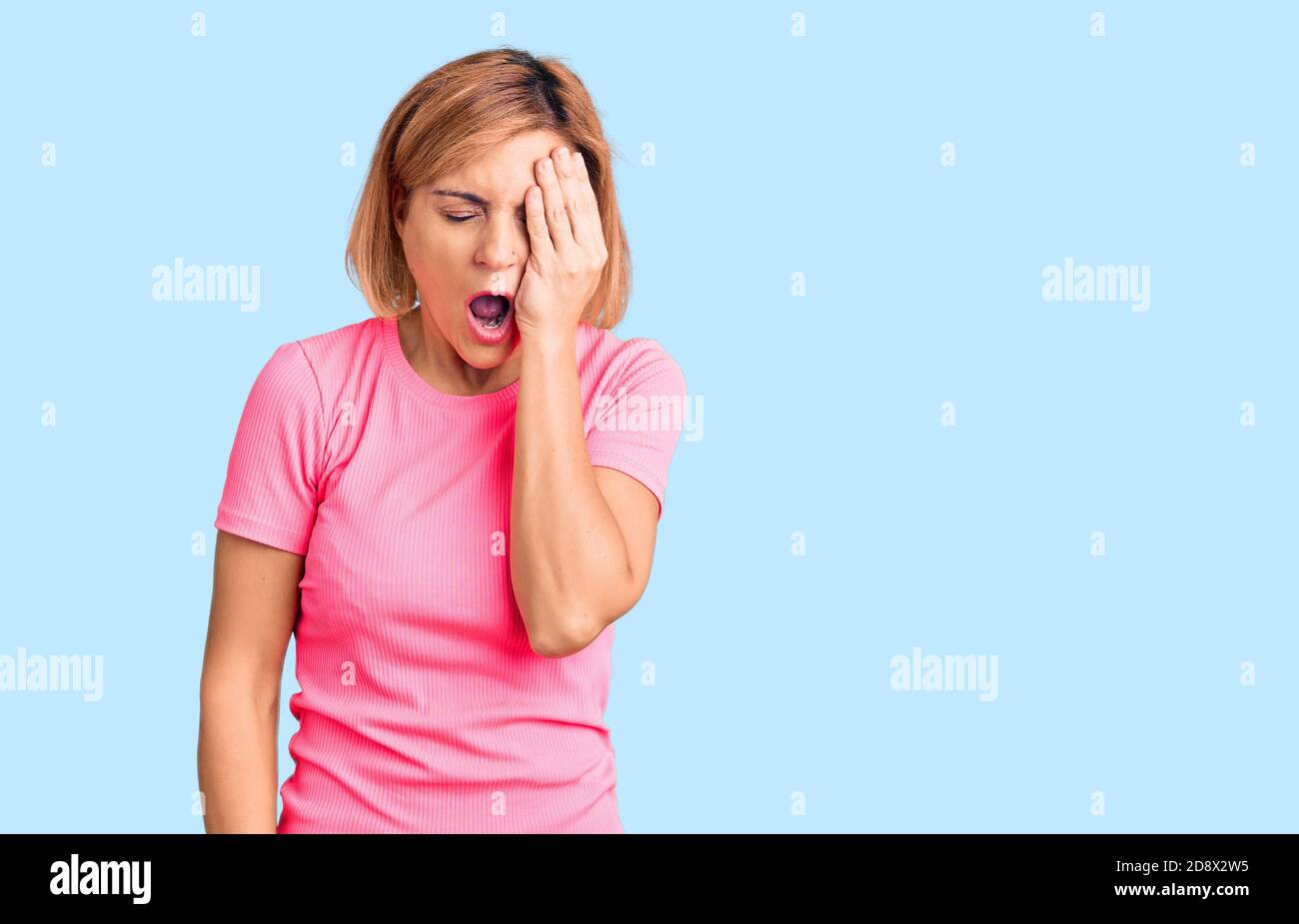 Workout clothes sleep hi-res stock photography and images - Alamy