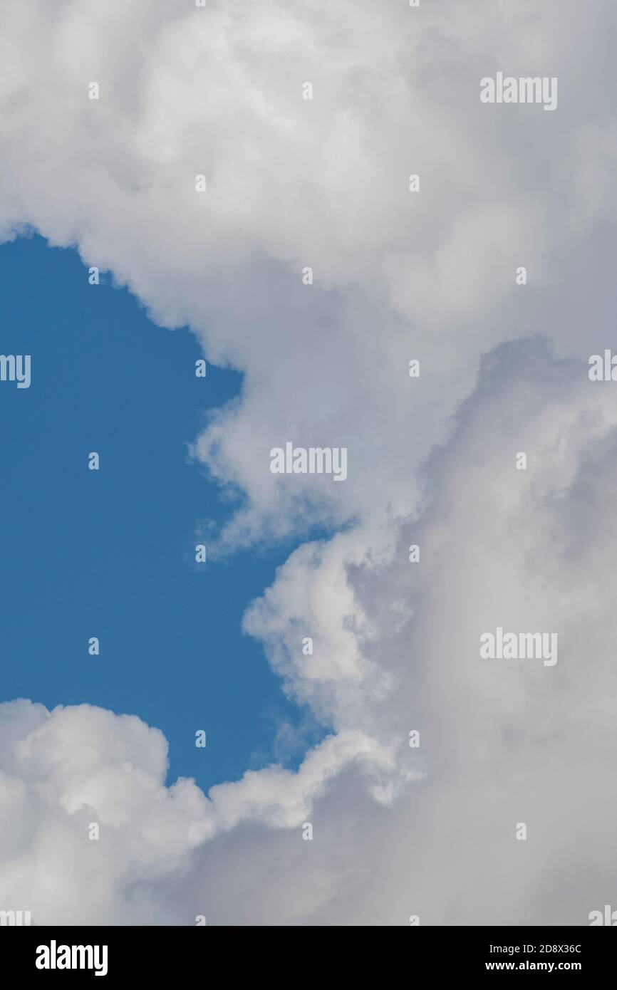 Cumulus cloud hi-res stock photography and images - Alamy