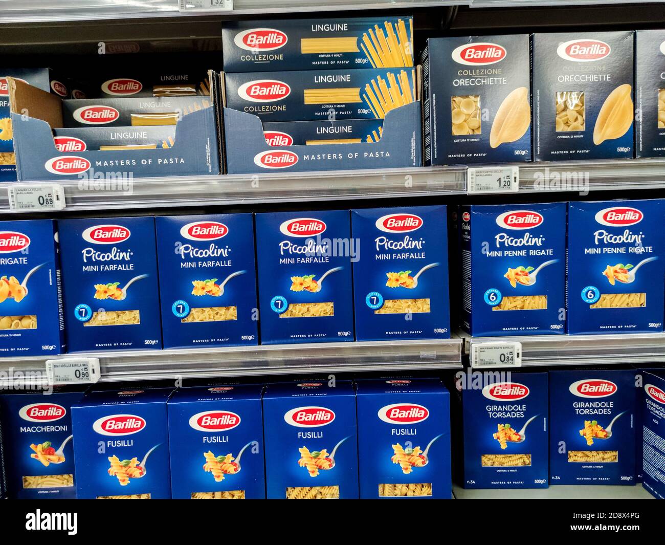 Fusilli pasta pack hi-res stock photography and images - Alamy