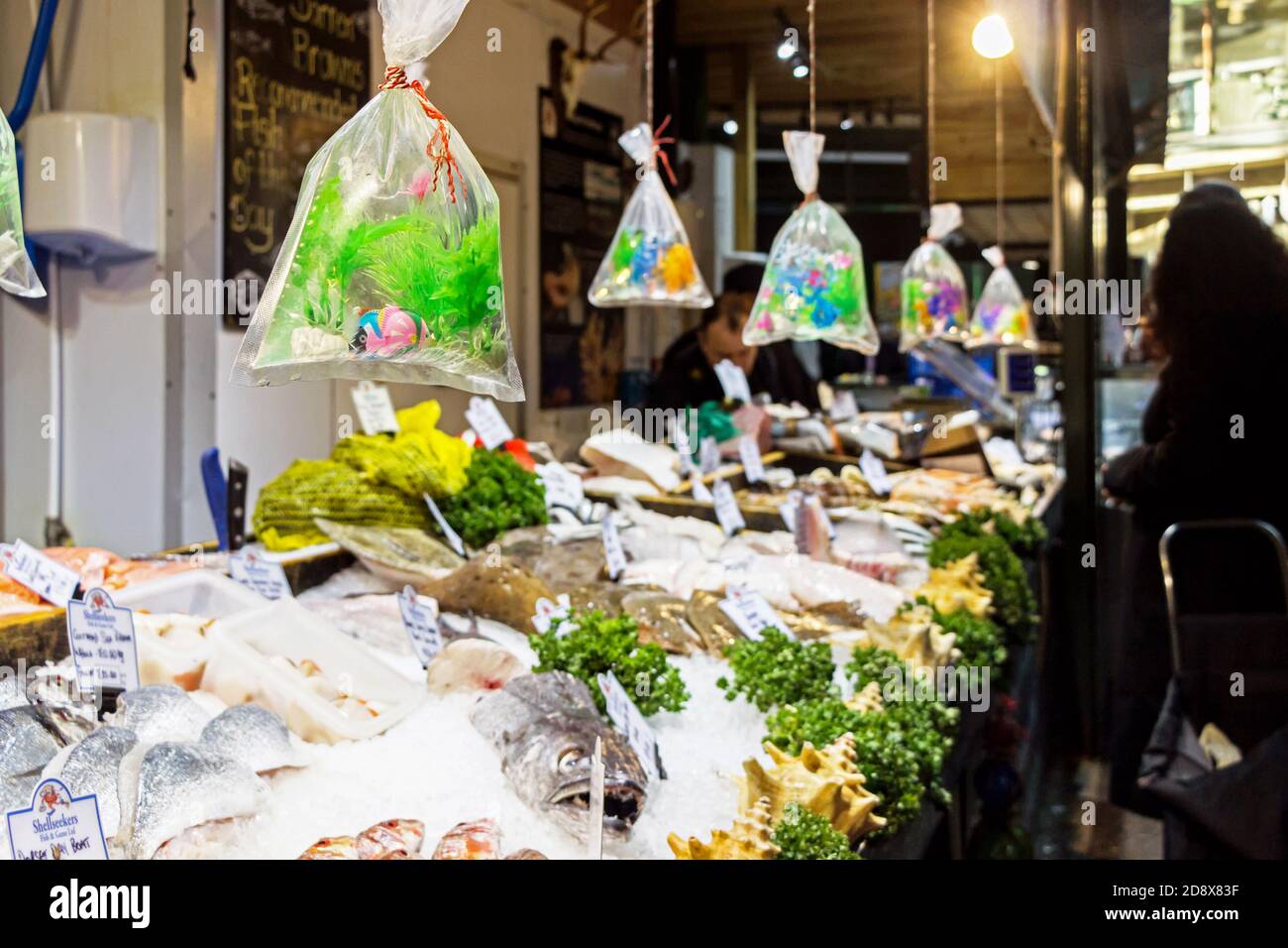 Seafood stall interior hi-res stock photography and images - Alamy