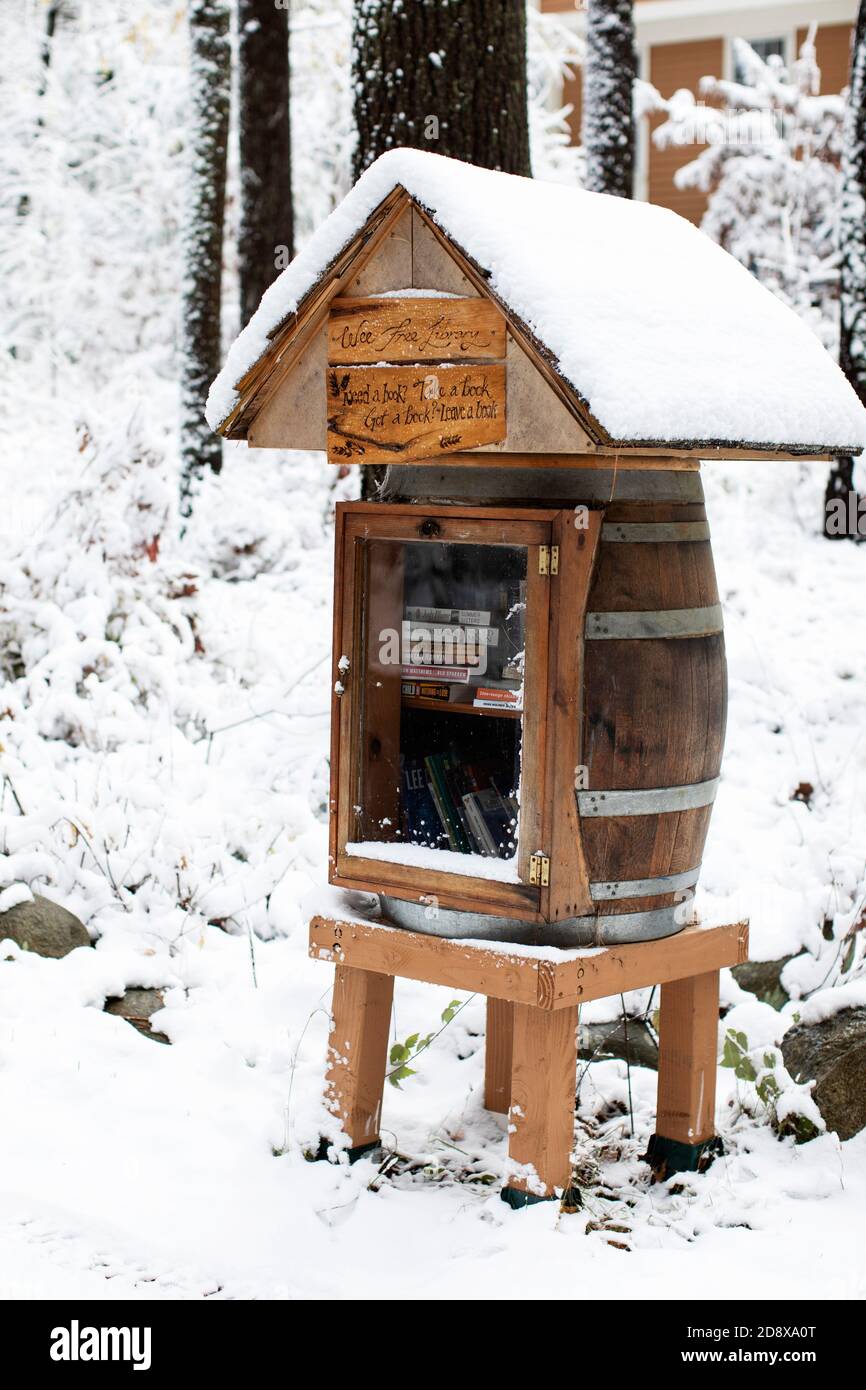 Little free library hi-res stock photography and images - Alamy