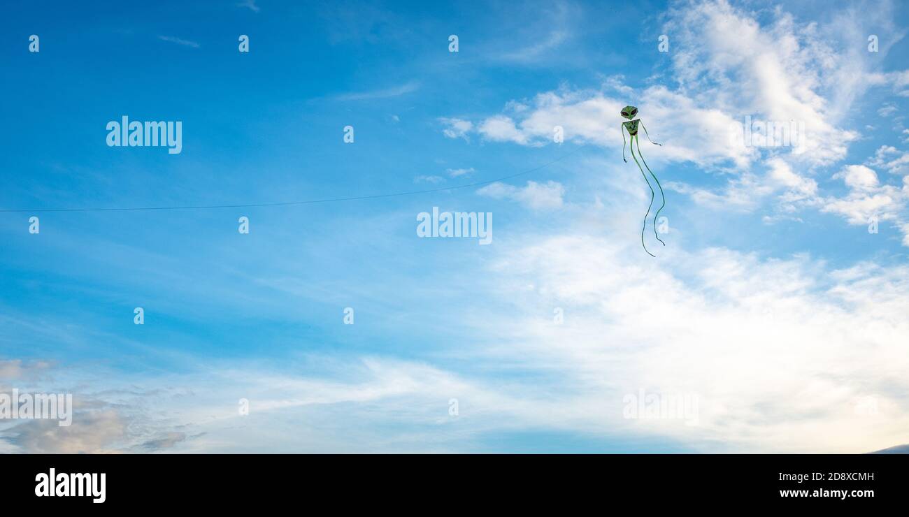 Alien kite hi-res stock photography and images - Alamy