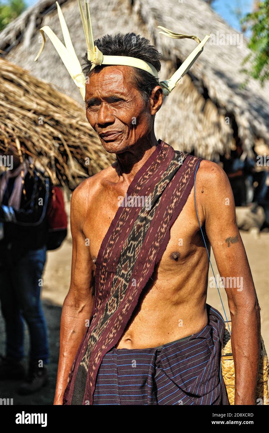Lembata people hi-res stock photography and images - Alamy