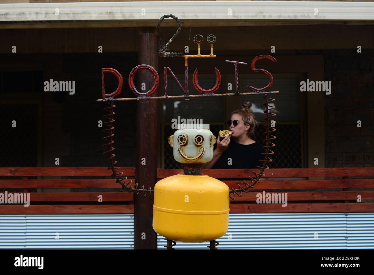 Donut sign hi-res stock photography and images - Alamy