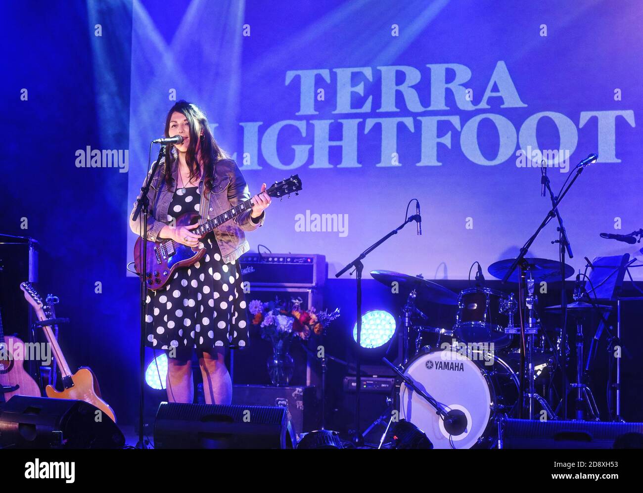 Livestream concert hi-res stock photography and images - Alamy