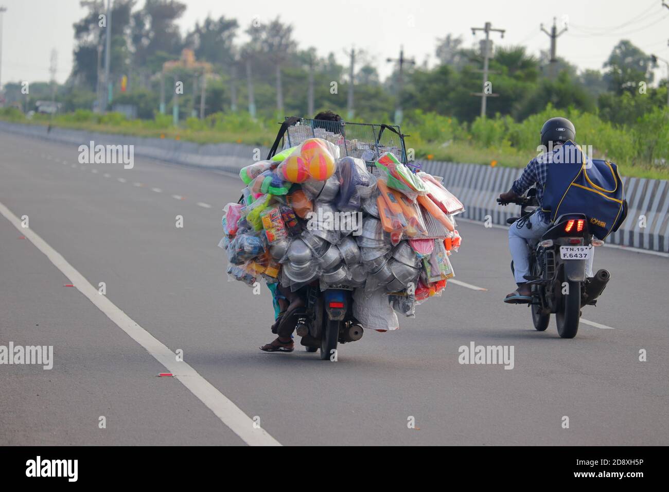 Chennai, Tamil Nadu, India. Oct 22, 2020 .street vendors selling ...