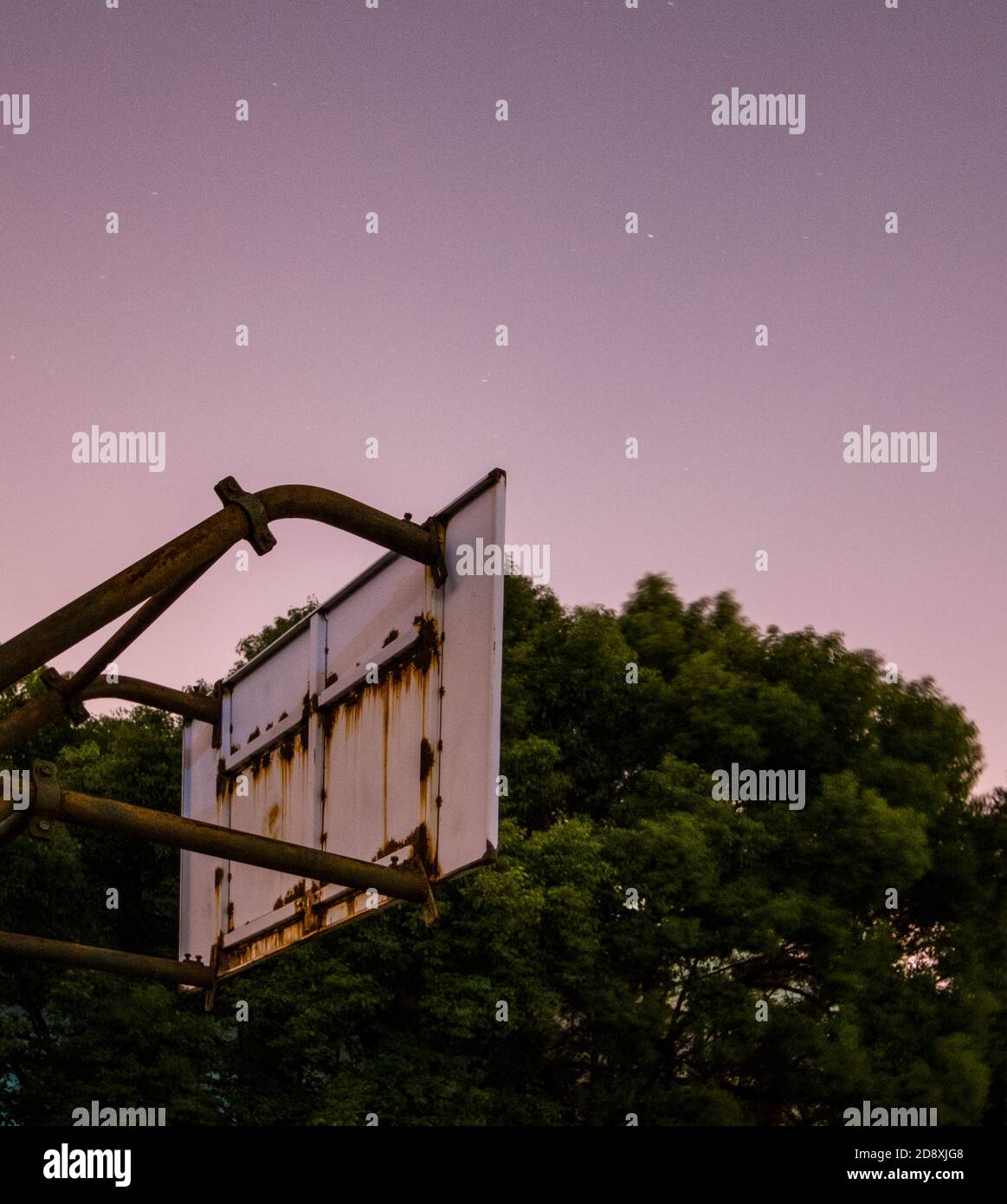 Outdoor basketball court, night hi-res stock photography and images - Alamy