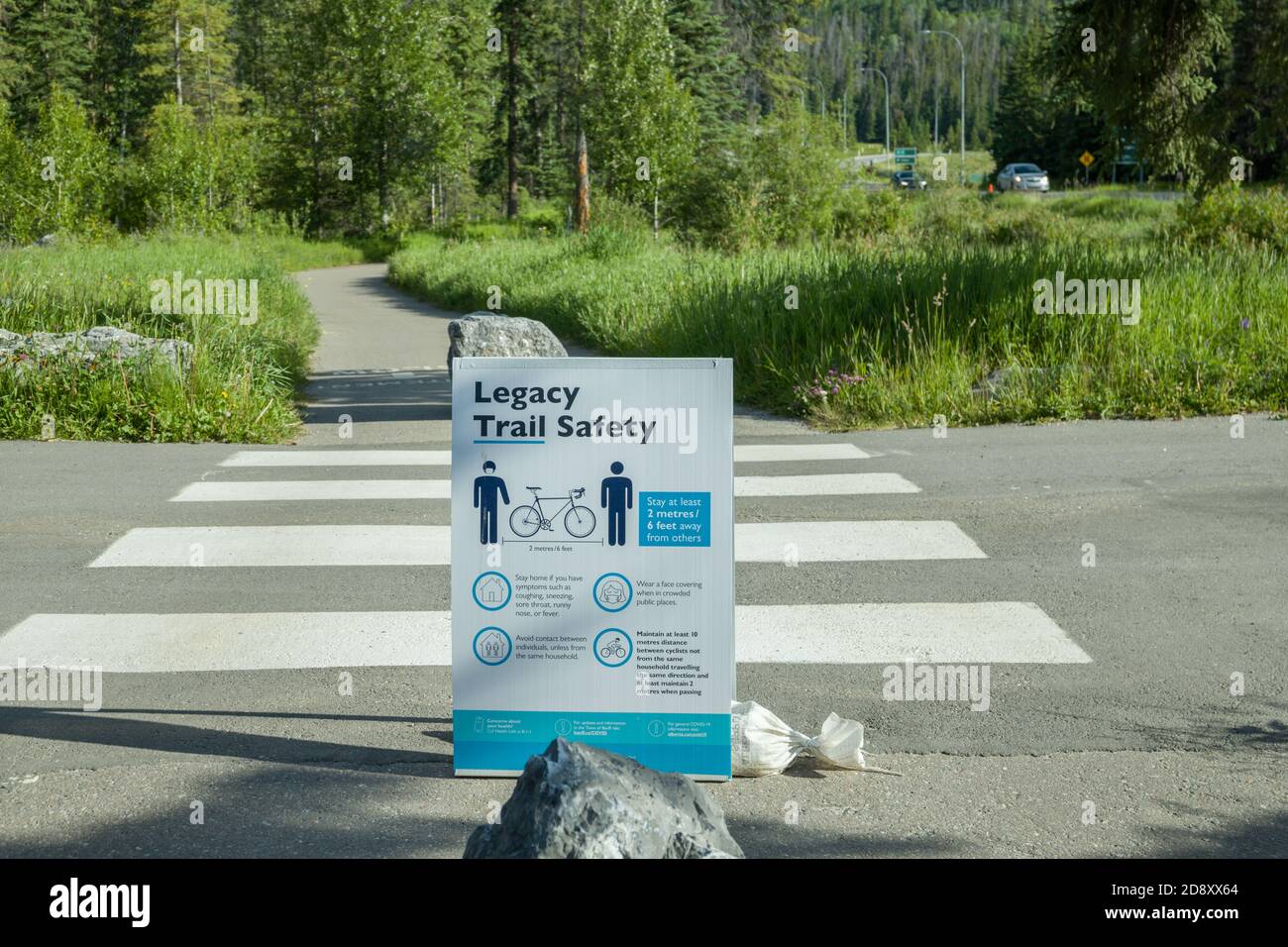 Walking distance sign hi-res stock photography and images - Alamy