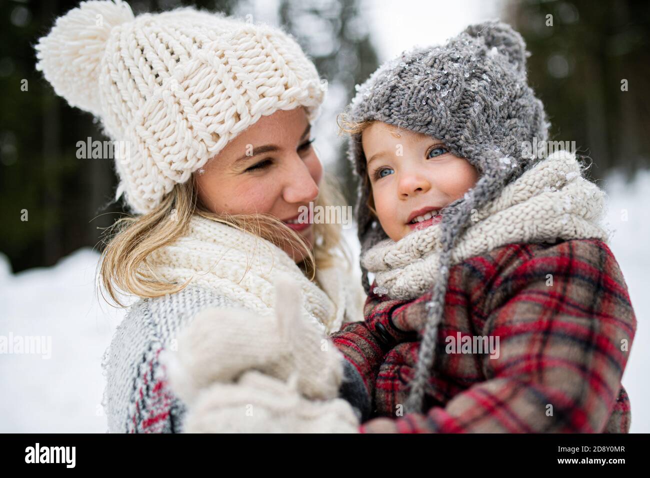 Kids laughing winter hi-res stock photography and images - Alamy