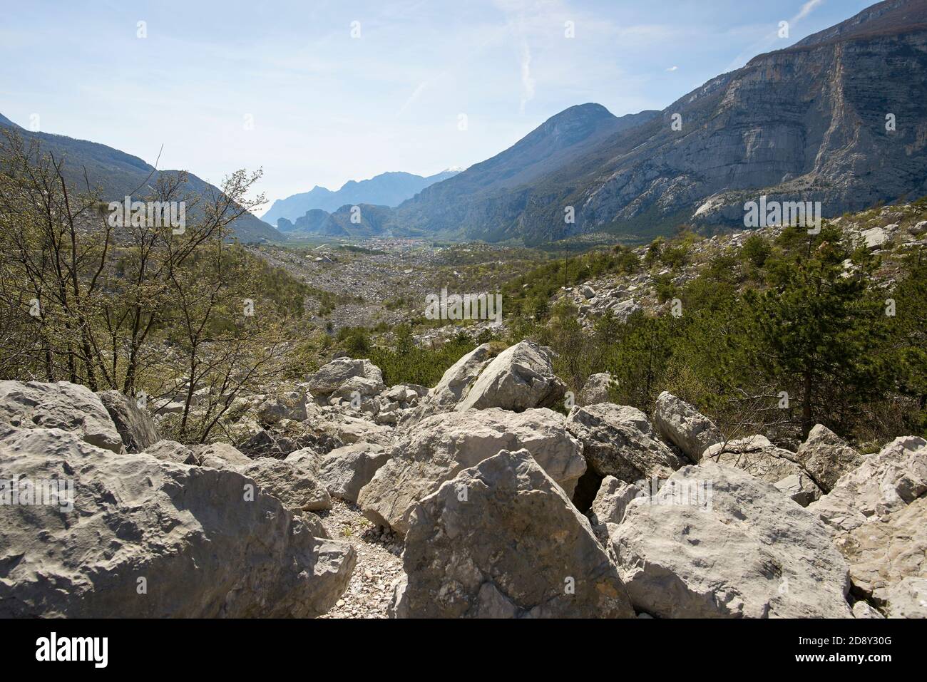 Drò (Tn),Italy, the Marocche di Drò,210 million years ago Stock Photo ...