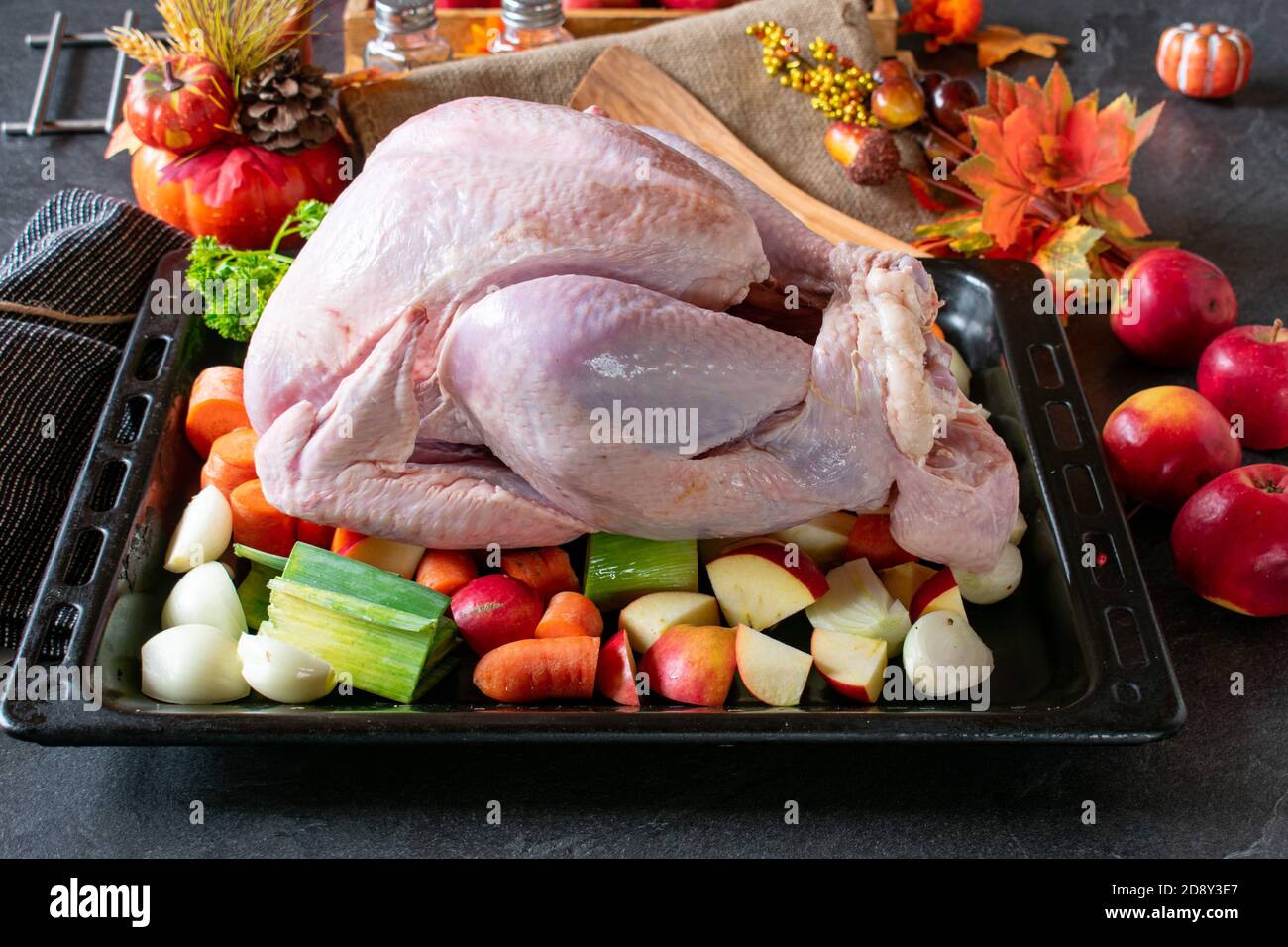 Whole turkey poultry hi-res stock photography and images - Alamy