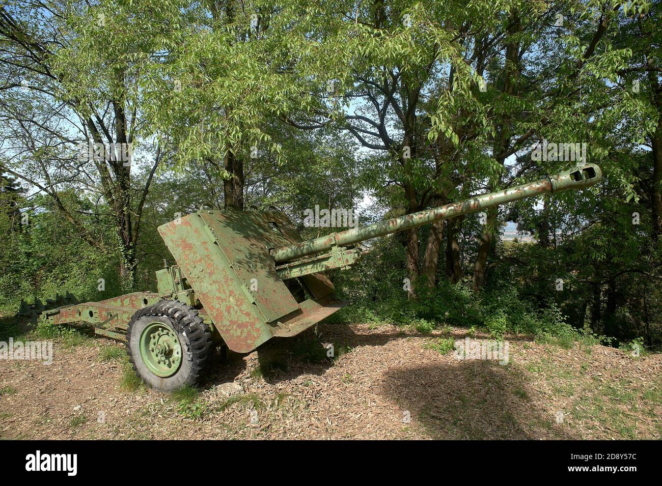 Monte Orfano (Bs),Franciacorta,Italy, a cannon of the Italian Army of ...