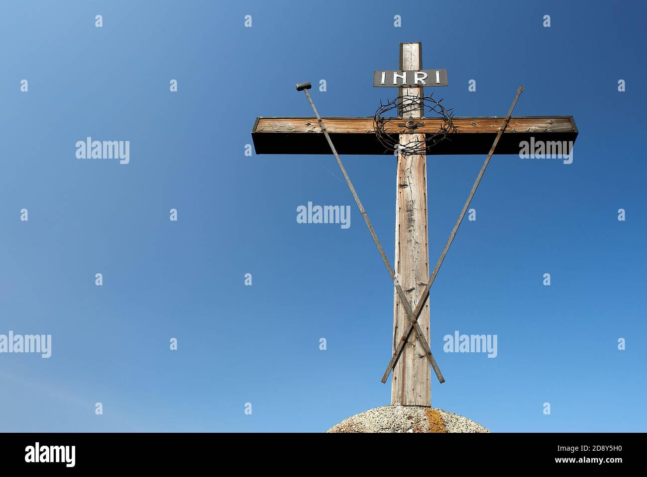 Monte Orfano (Bs), Franciacorta,Itlay, the crucifix on top of the hill ...