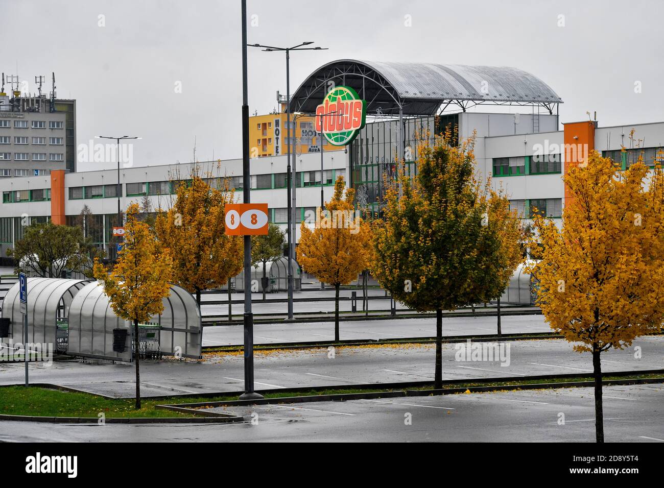 Globus shopping center hi-res stock photography and images - Alamy