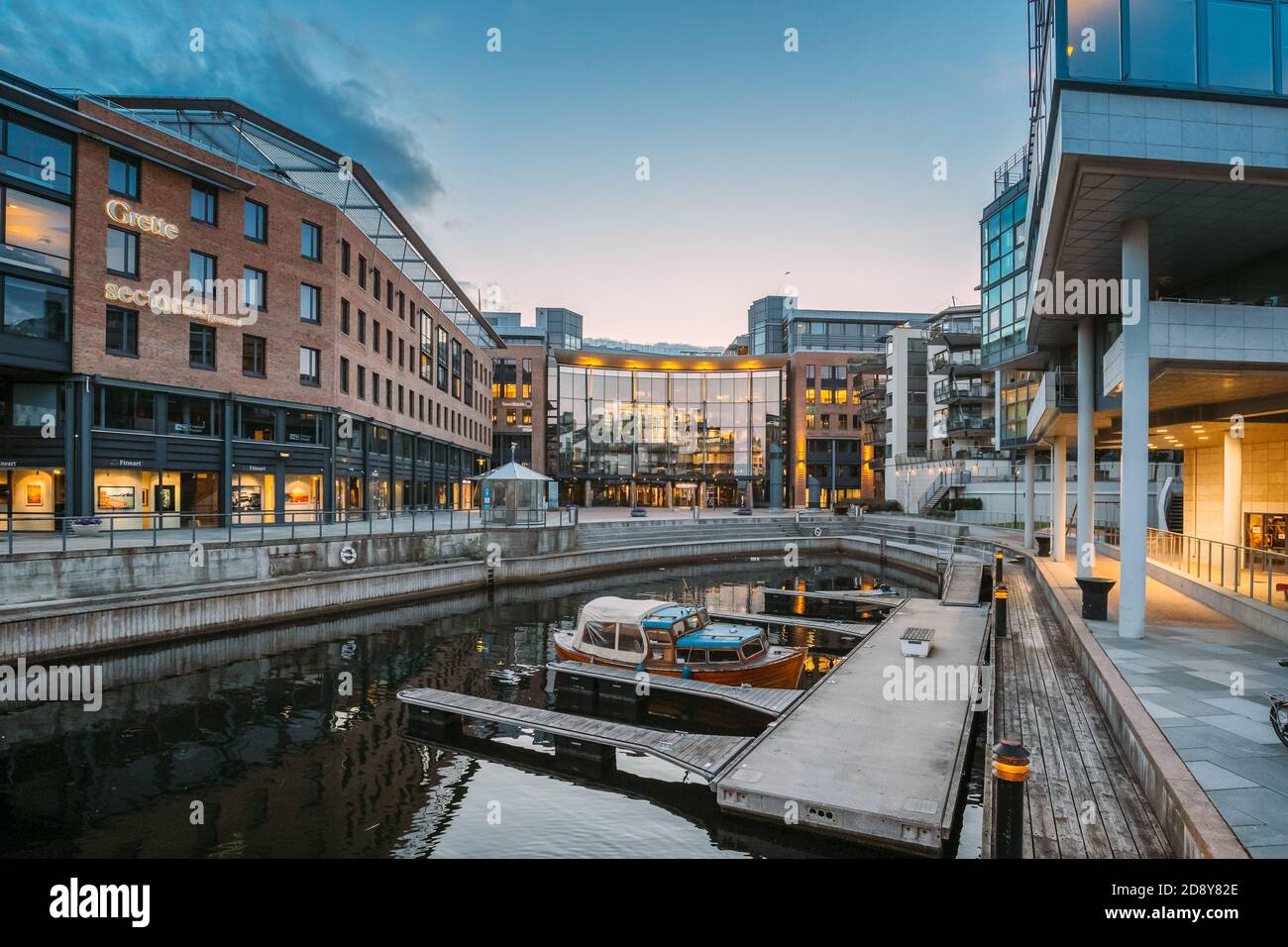 Multi storey boat hi-res stock photography and images - Alamy