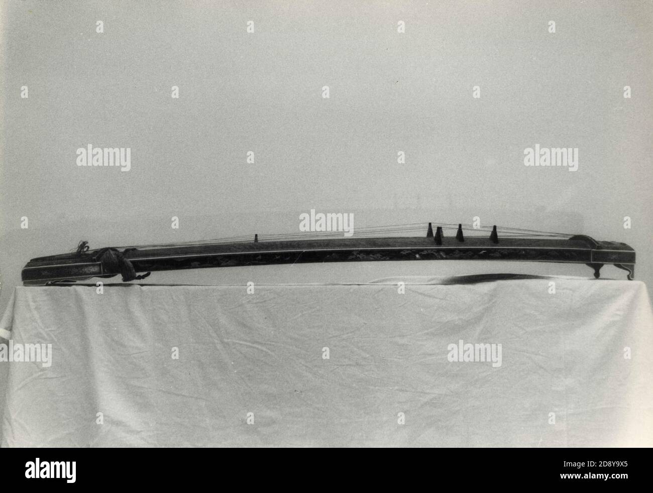 Zither instrument hi-res stock photography and images - Alamy