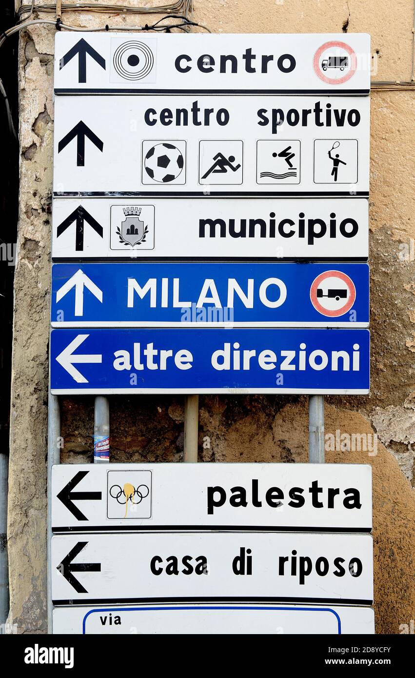 some italians sign in a way Stock Photo - Alamy
