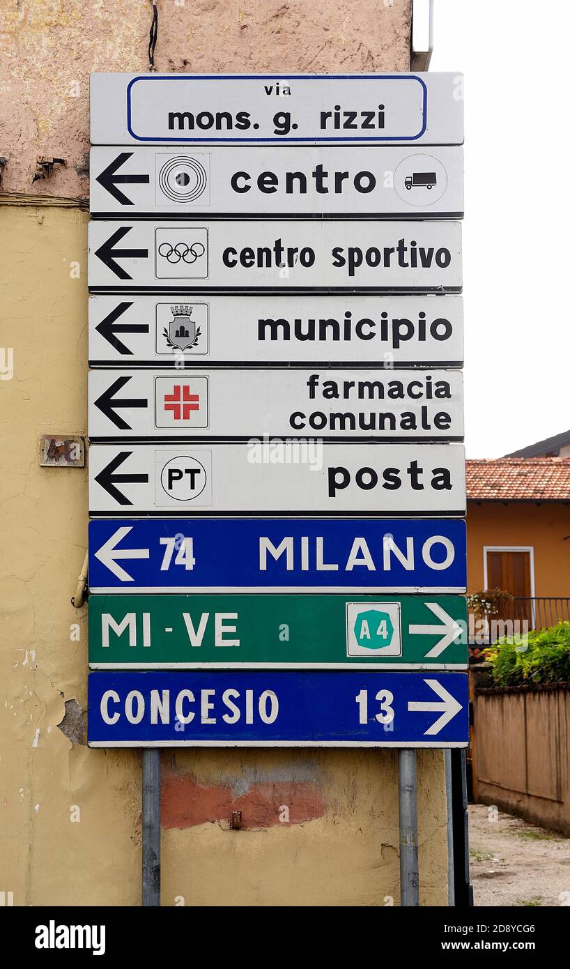 some italians sign in a way Stock Photo - Alamy