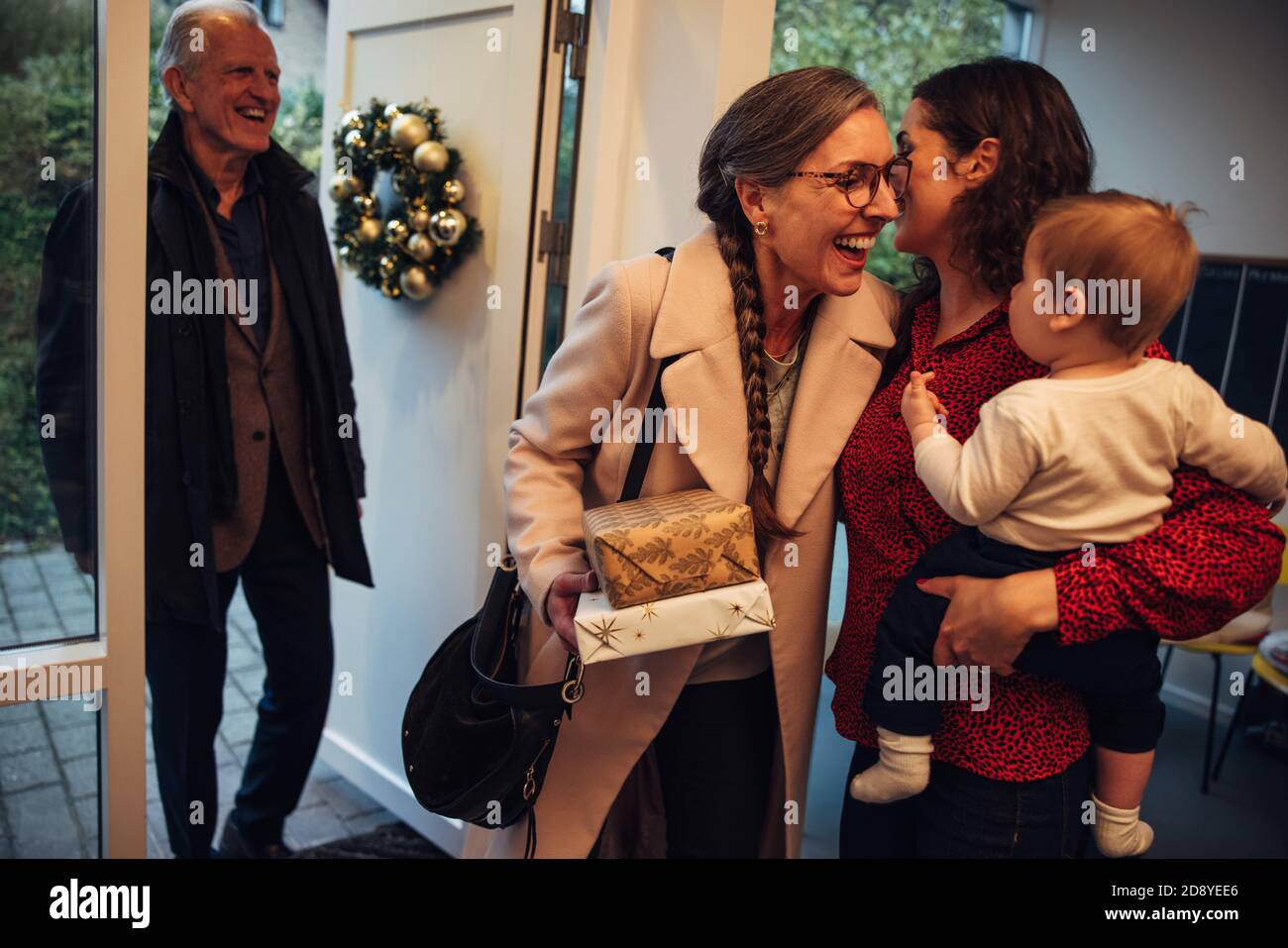Family daughters parents home hi-res stock photography and images - Alamy