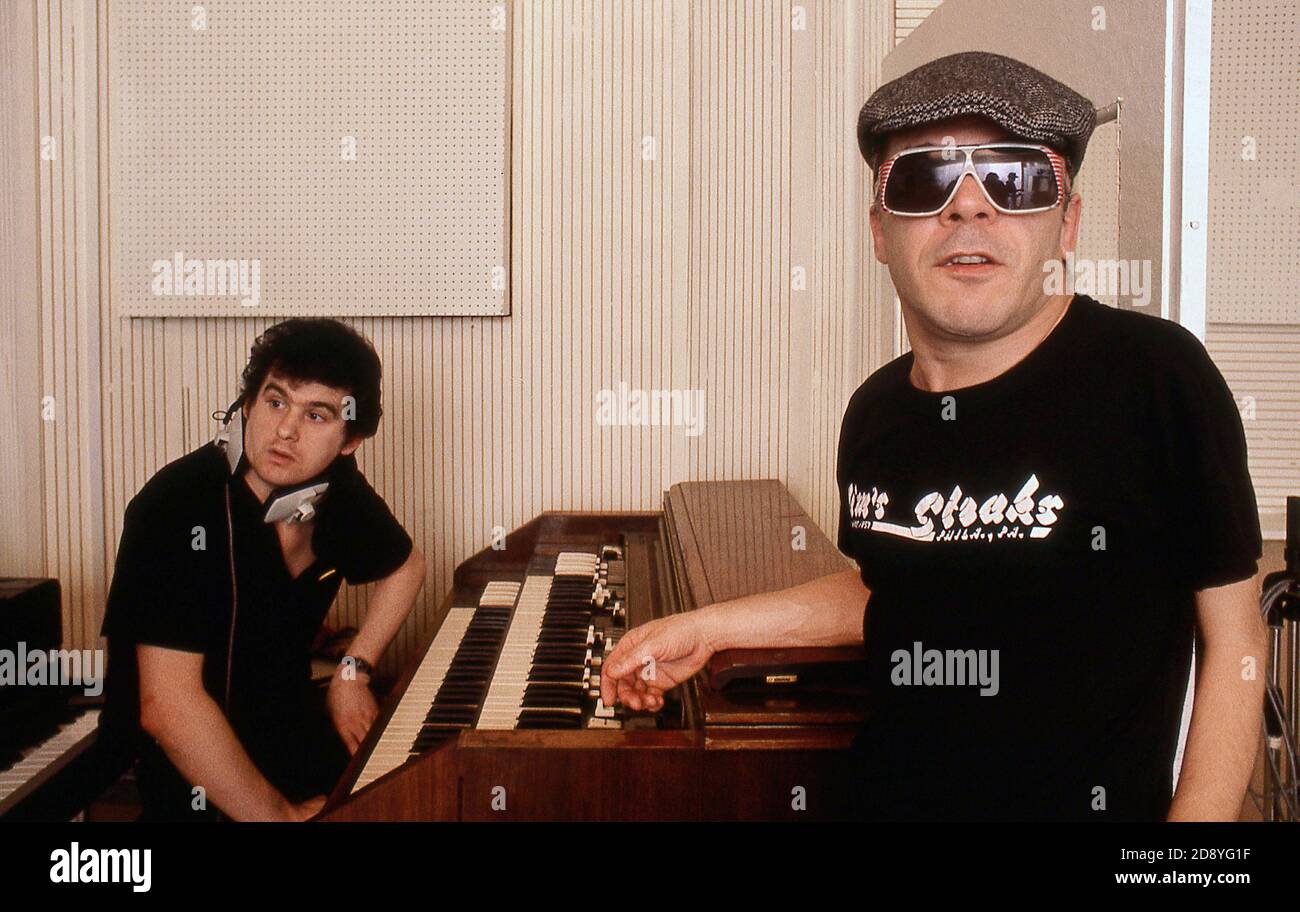 Blockheads hi-res stock photography and images - Alamy