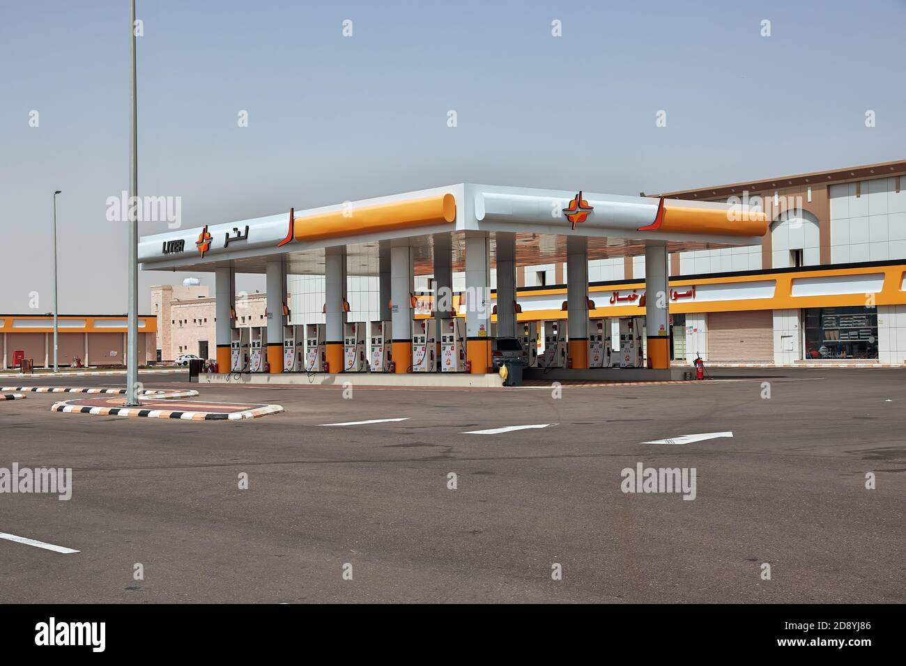 The filling station in the desert, Saudi Arabia Stock Photo - Alamy