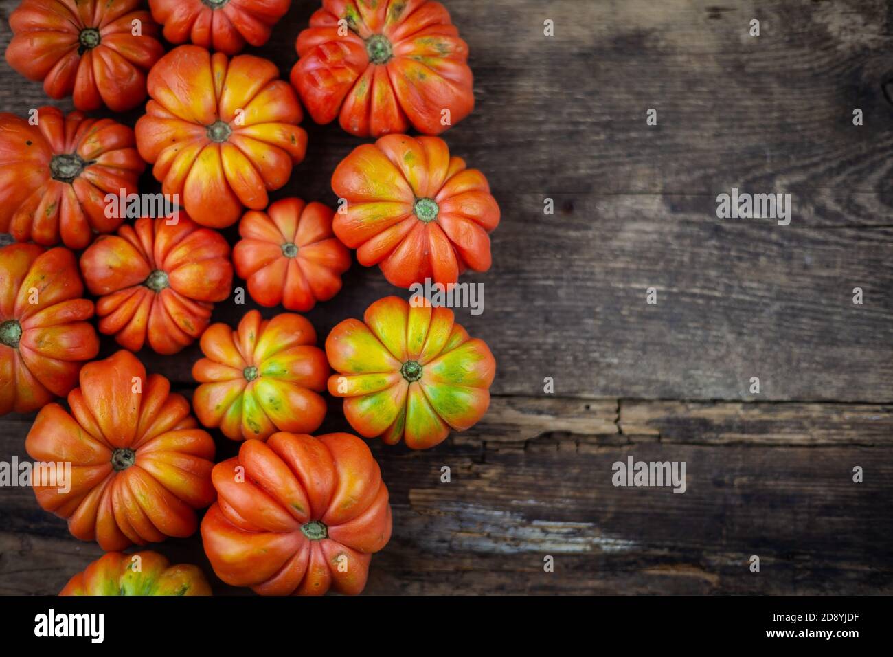 Ribbing table hi-res stock photography and images - Alamy
