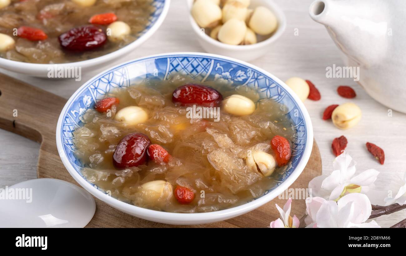 Silver ear soup hi-res stock photography and images - Alamy