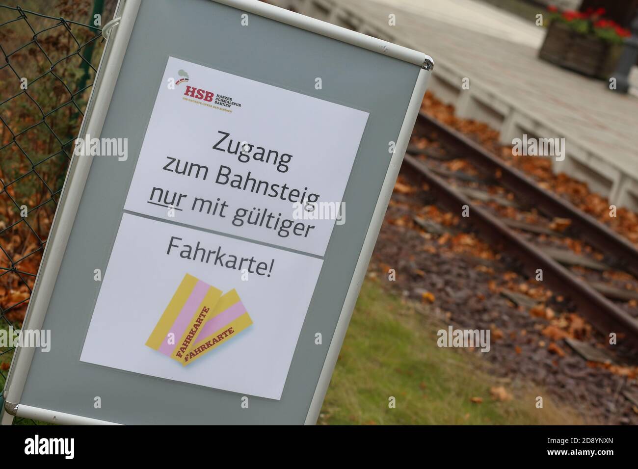02 November 2020, Saxony-Anhalt, Wernigerode: A sign saying "Access to ...