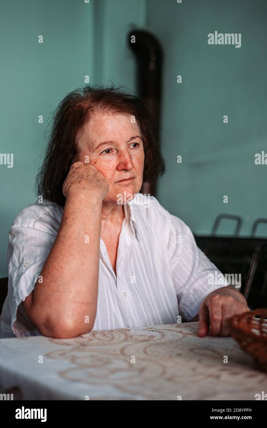 Worried grandma hi-res stock photography and images - Alamy
