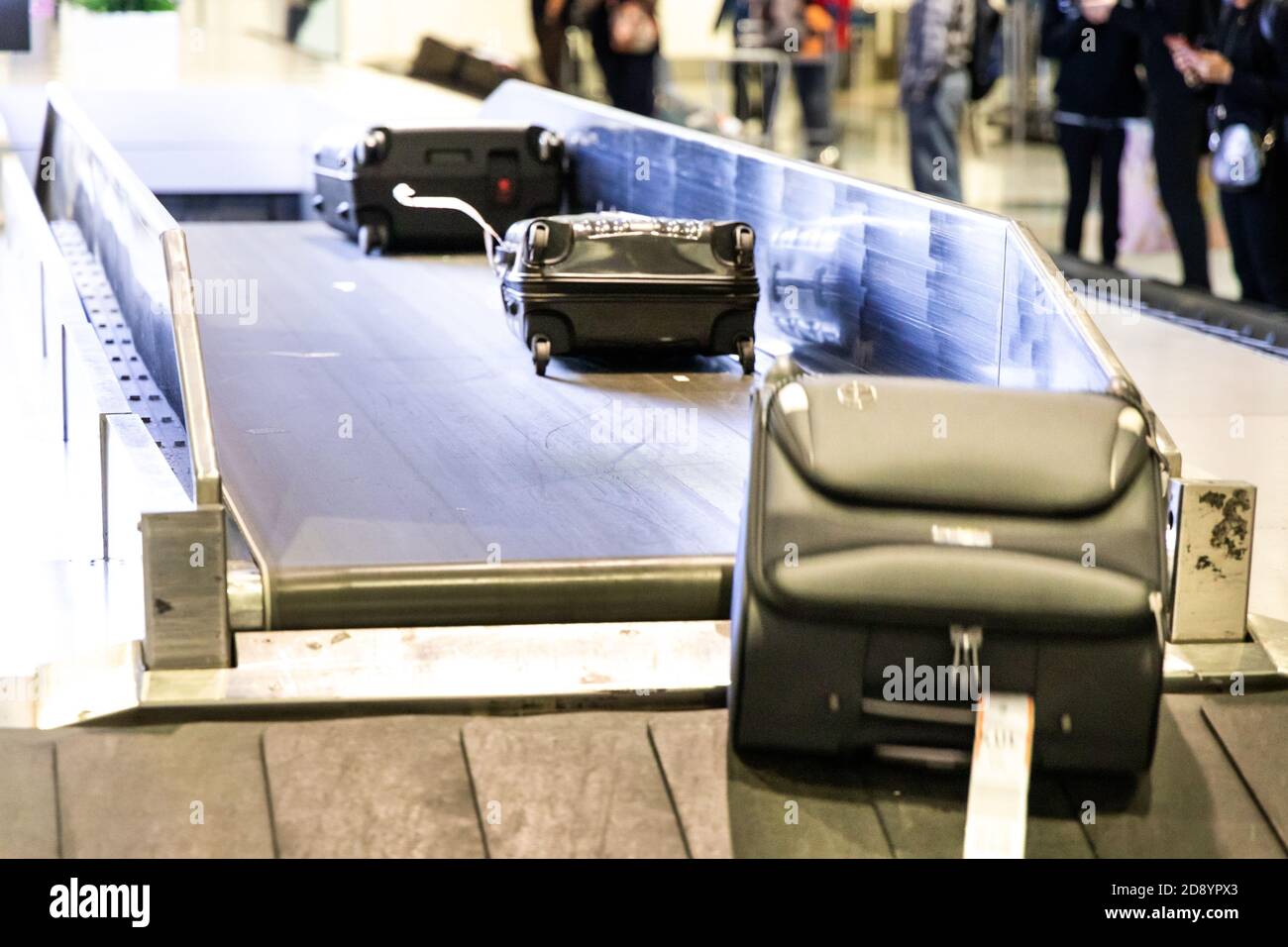 Damaged suitcase conveyor belt hi-res stock photography and images - Alamy