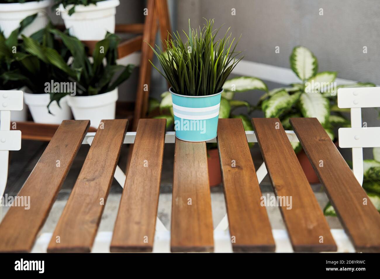 Wooden table with a pot. Wooden table plane Stock Photo - Alamy