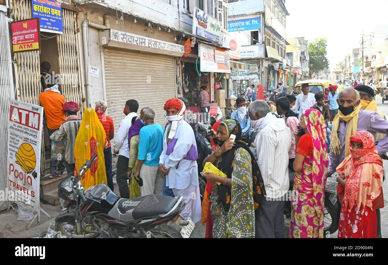 Indian bank queue hi-res stock photography and images - Alamy