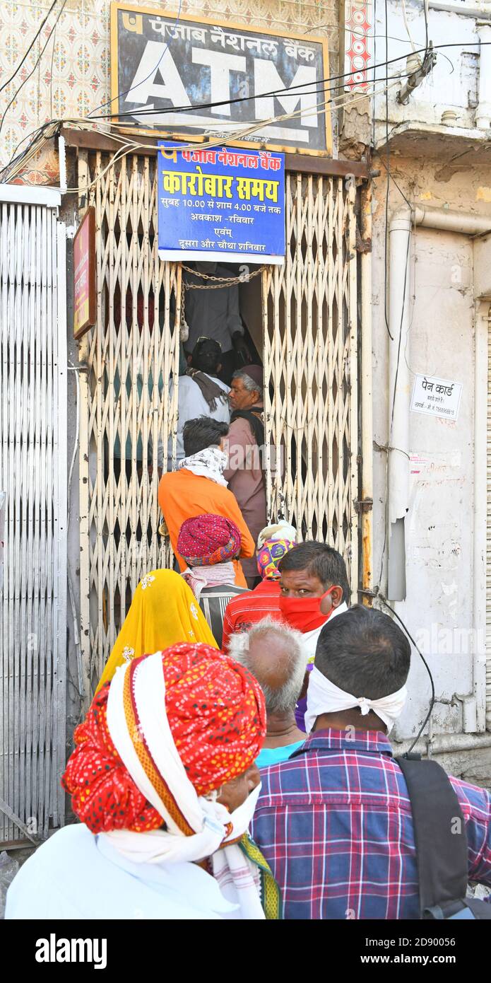Bank queue india hi-res stock photography and images - Alamy